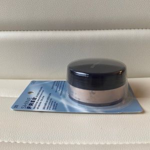 COVERGIRL | Makeup | Nwt Cover Girl Shine Free Loose Powder Light ...